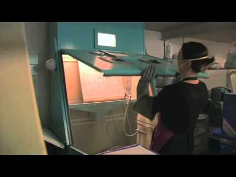 Rhian Haf Artist Gwydr - YouTube