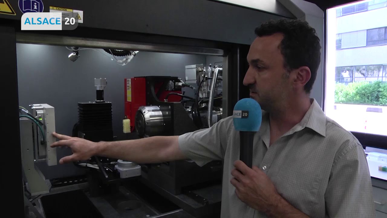 Zoom sur le tomographe. - YouTube