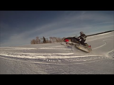 Jumping 2001 ski doo summit 800X - YouTube