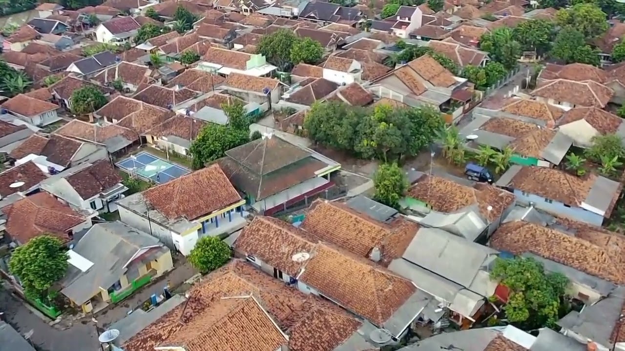 Keindahan Desa "Dawuan Kaler" Di kelilingi Pesawahan Dan Pepohonan ...