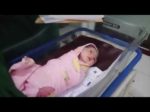 Detik Detik Bayi Lahir - Ibu Melahirkan