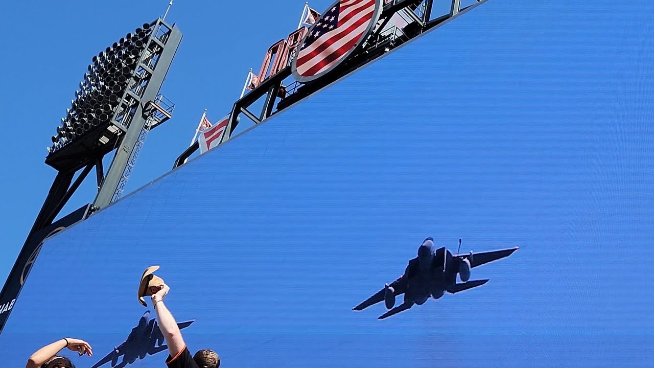 SF Giants Opening day national anthem April 5, 2025 #nealschon - YouTube