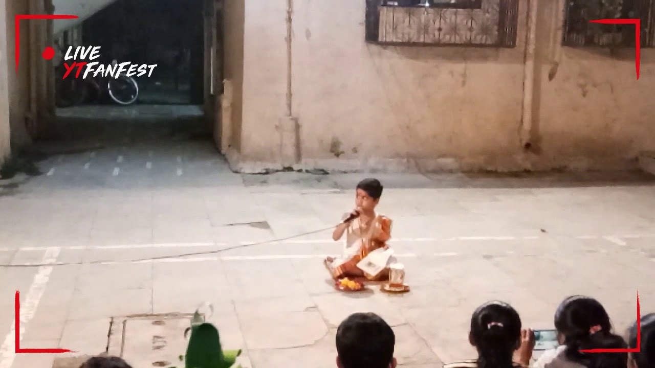 Little Pandit Chanting Mantra - YouTube