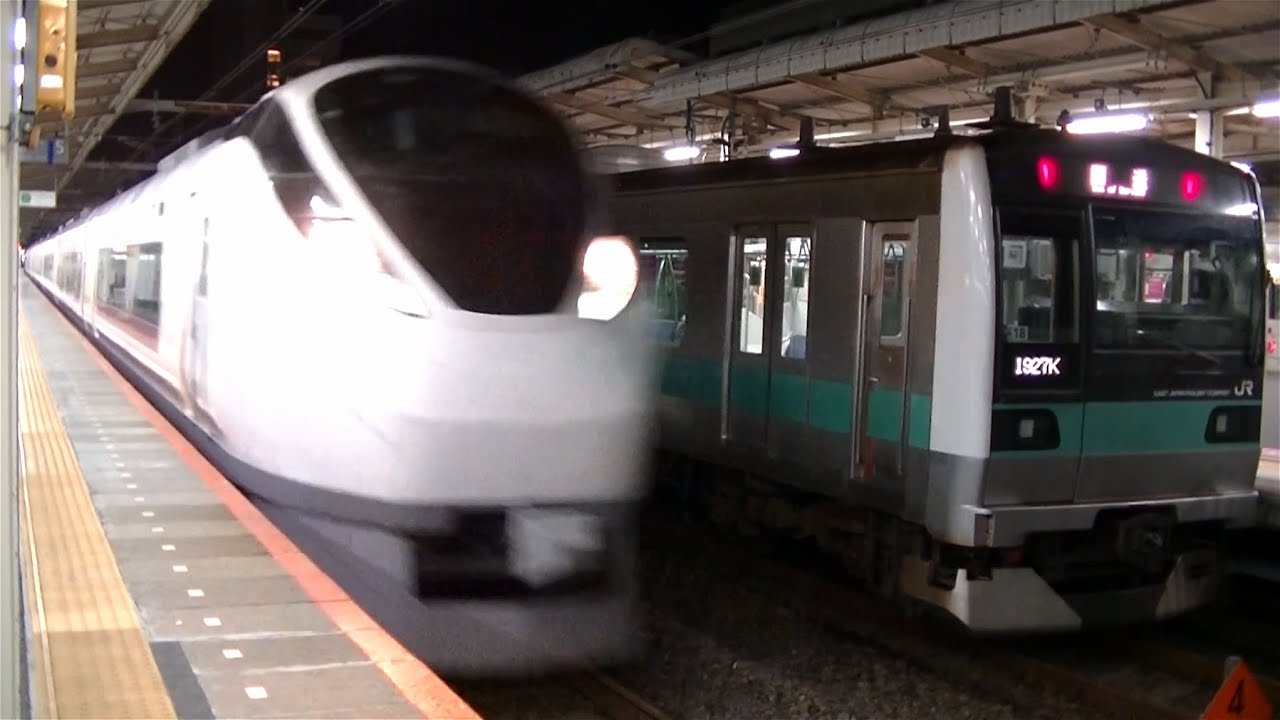 JR常磐線 E657系特急ひたち28号品川行き 夜の我孫子駅通過 - YouTube