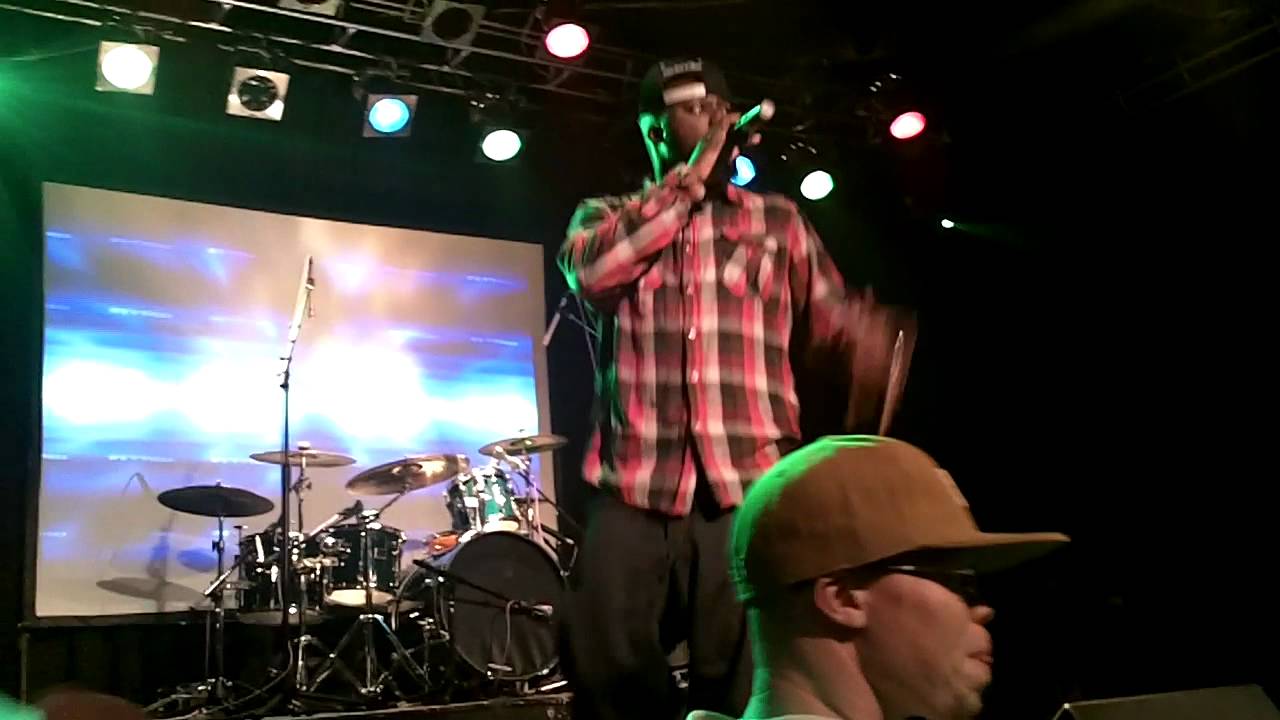 Pettidee at D-Maub's album release party, part 1 - YouTube