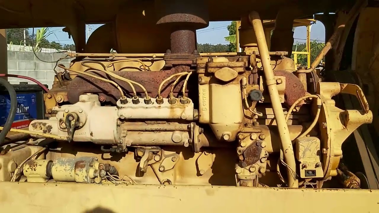 Motor da Motoniveladora Caterpillar 12E em funcionamento - YouTube