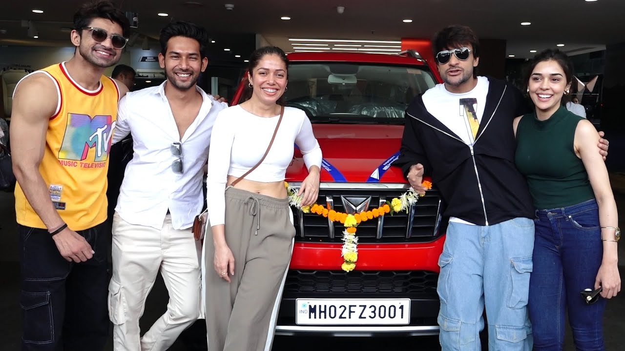 Shalin Bhanot Spotted With The Cast Of Bekaboo As He Goes For The ...