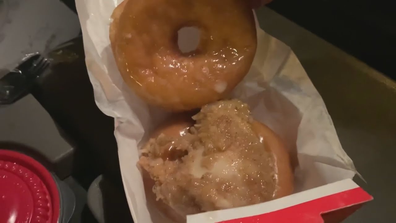 Kfc Chicken And Donuts Sandwich Youtube