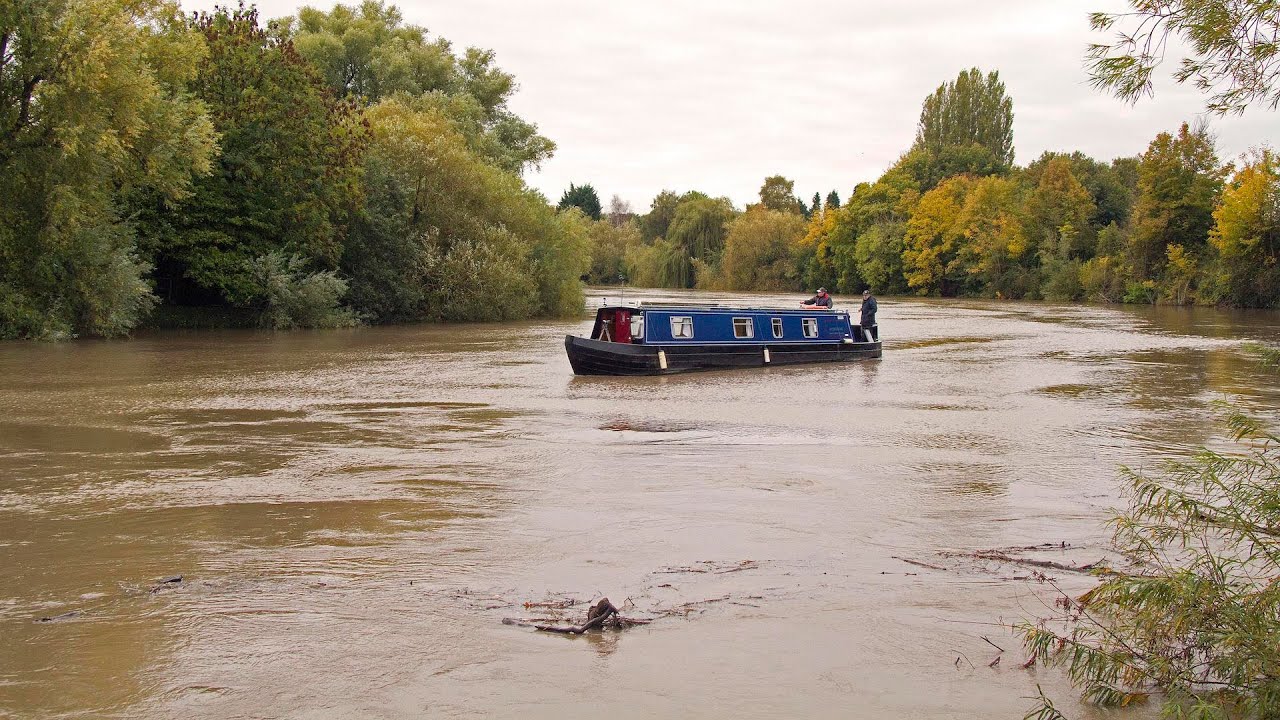 Sharpness to Maisemore Weir - Take 2 - YouTube