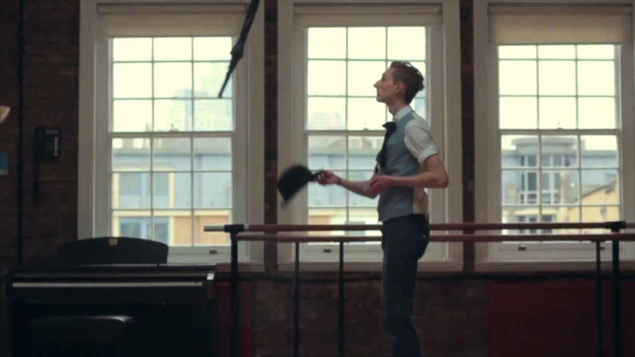 Tom Gaskin Juggler - YouTube