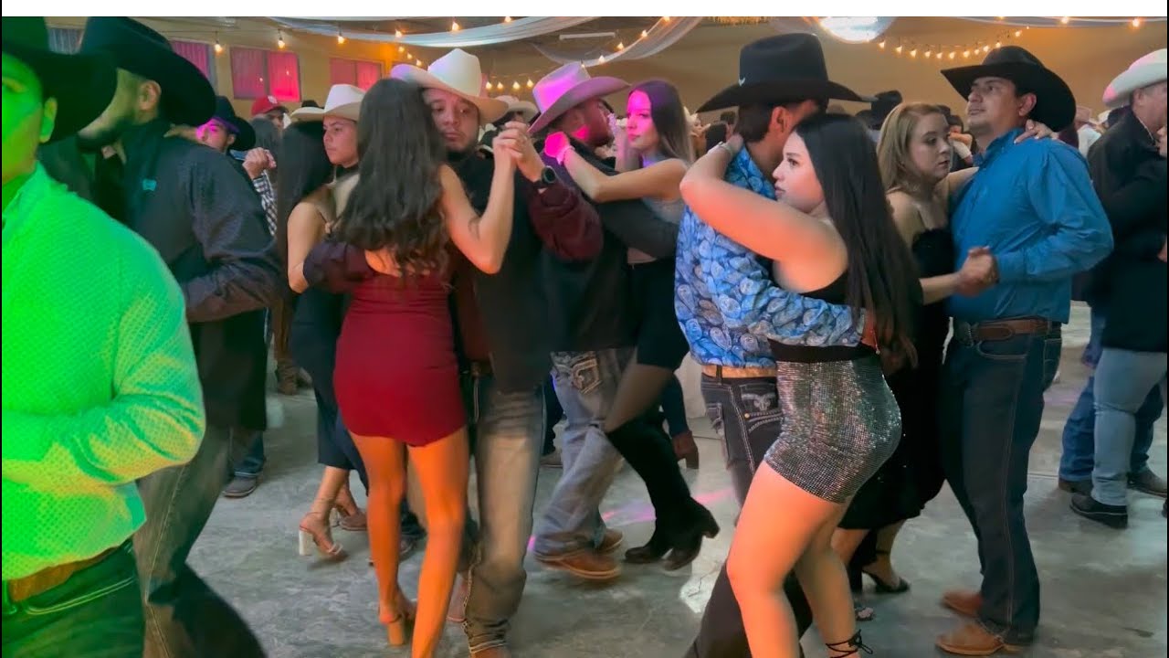 Bailando bonito desde Satevo unos buenos corridos con los Vendavales de Adán Melendez - YouTube