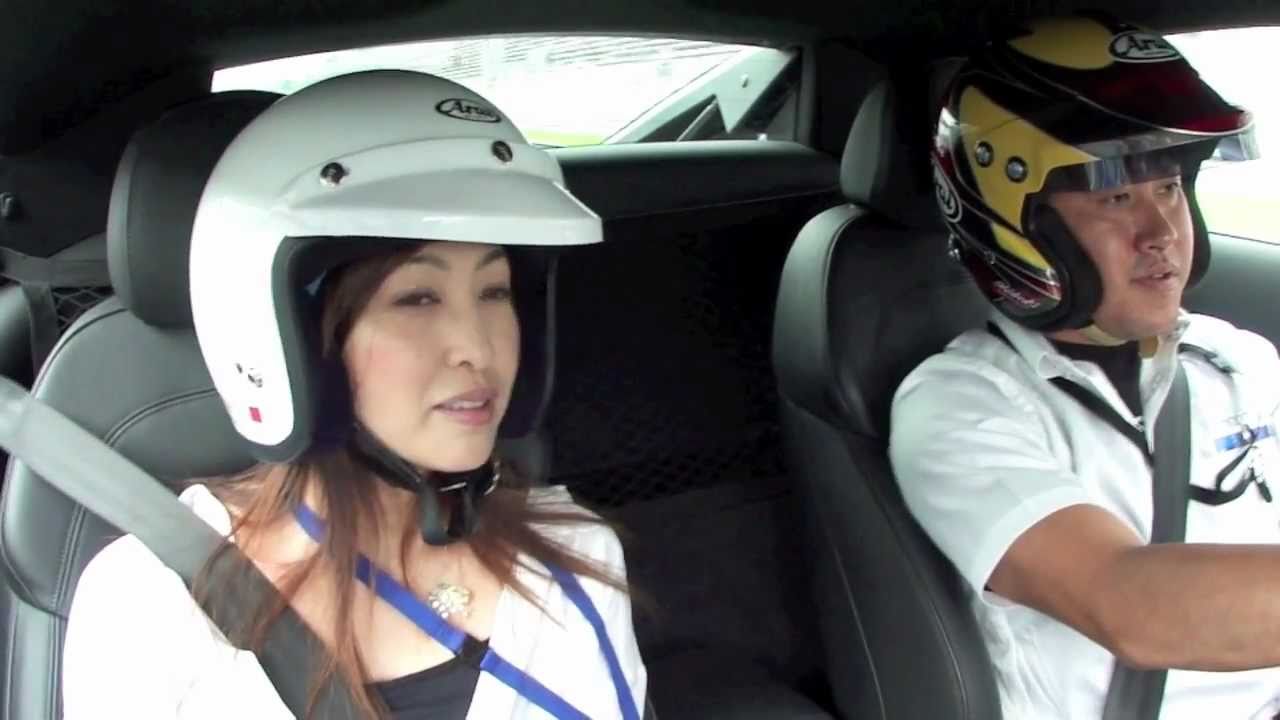 Audi R8 Racing Taxi in Fuji Speedway - YouTube