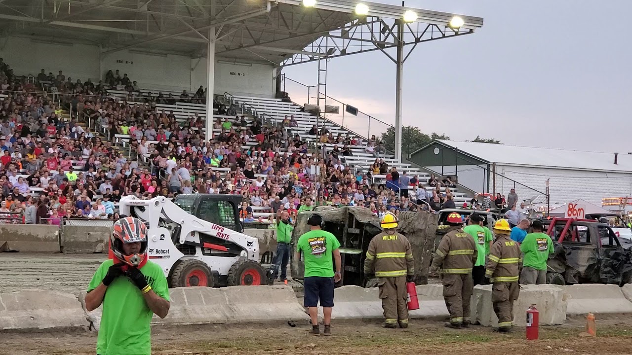 Truck demo derby stark county ohio - YouTube
