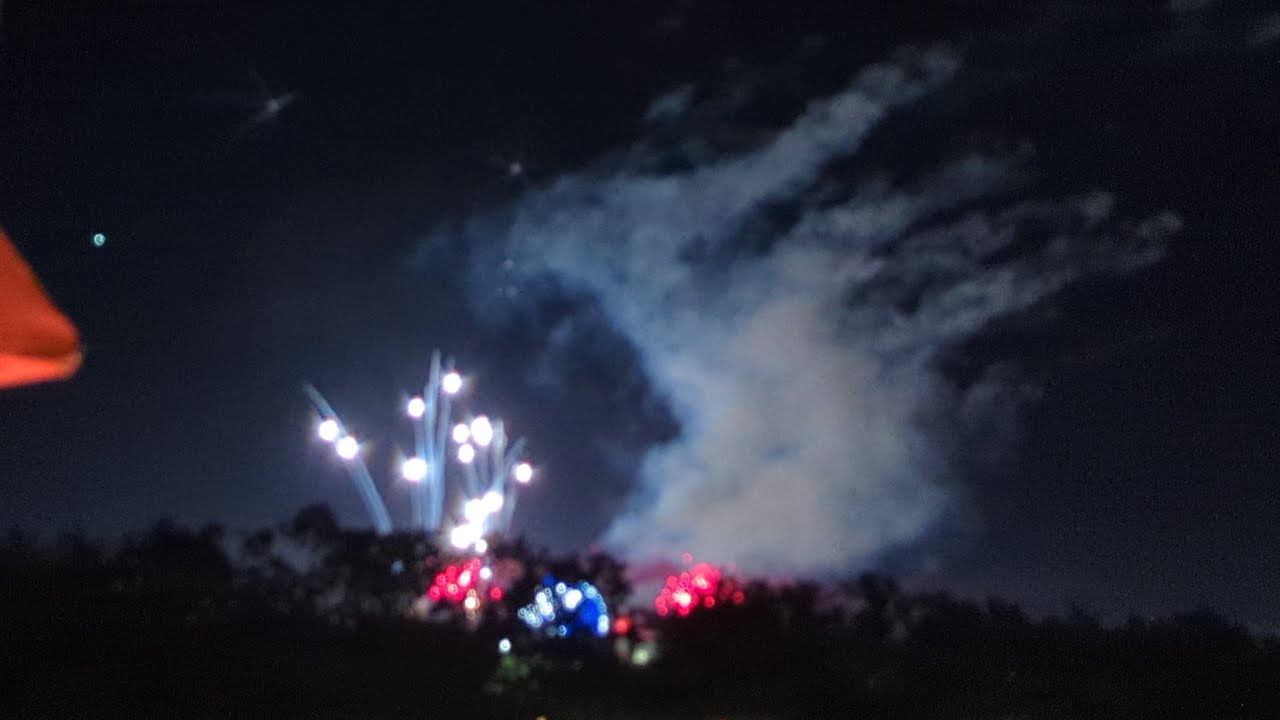 Disney New Years Eve fireworks 2023 - YouTube