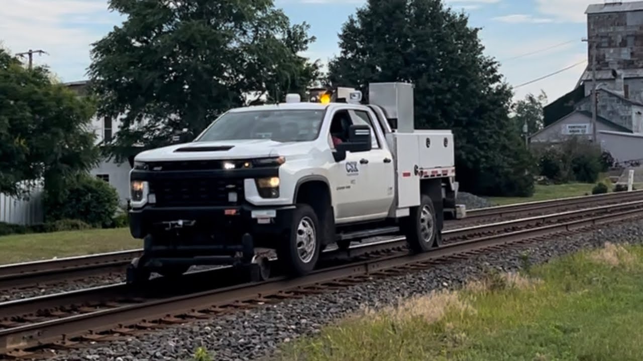 Hi-Railer truck at Fortville - YouTube