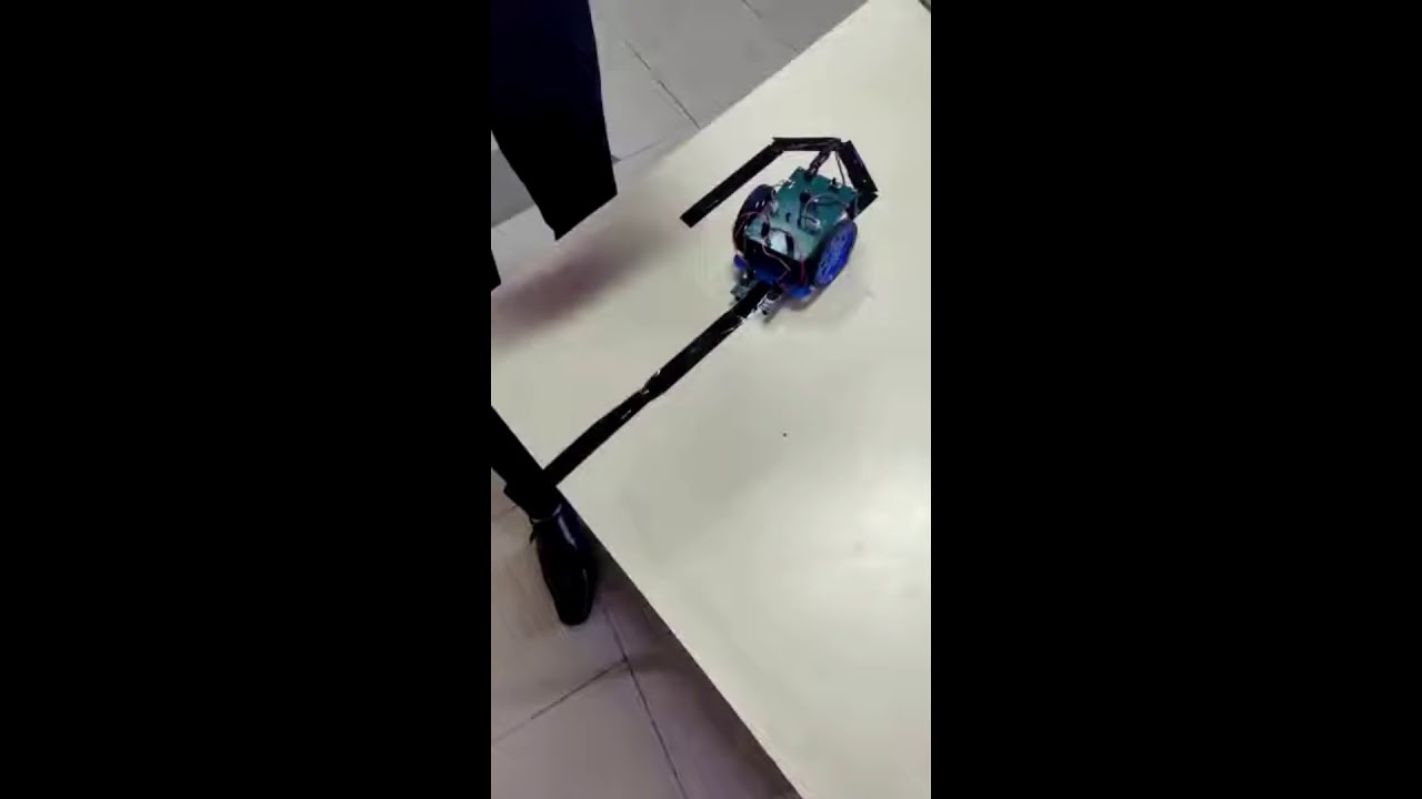 Line Following Car(Autonomous Car) - YouTube