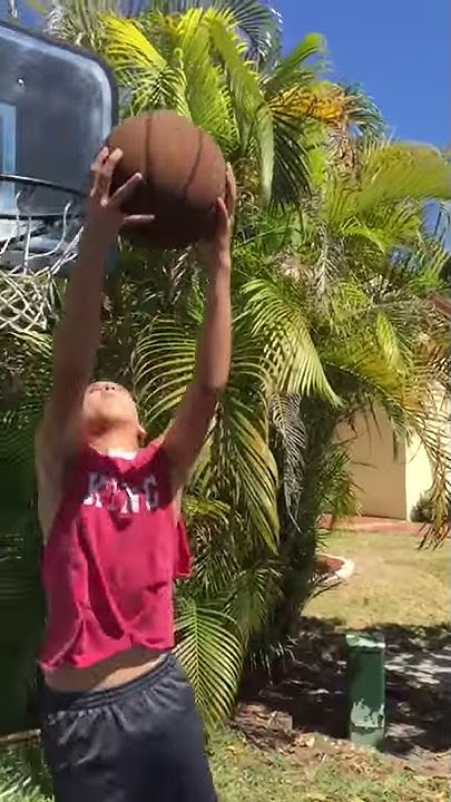 Kid dunks back words - YouTube