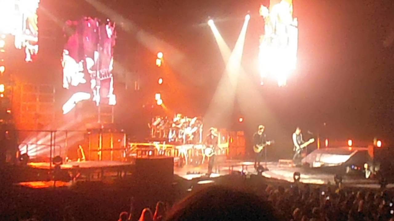 5SOS - Catch Fire (SLFL Sheffield) - YouTube