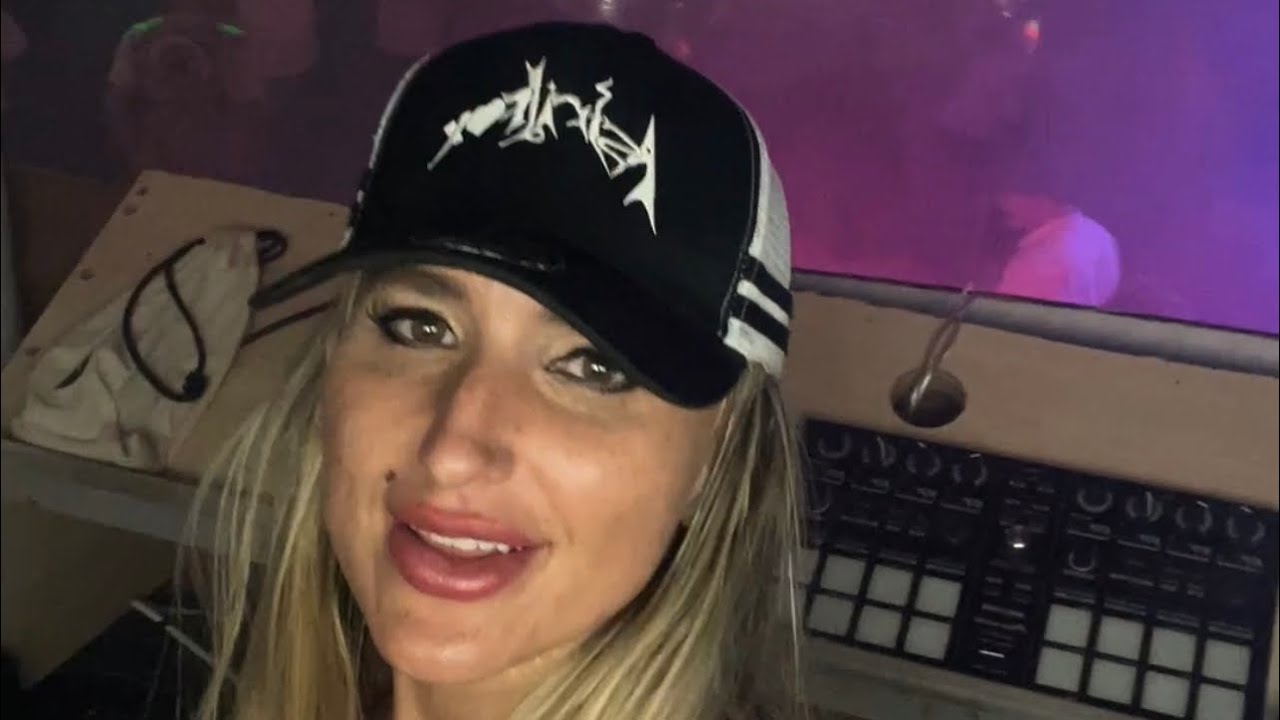 Astrid Fox - DnB - YouTube