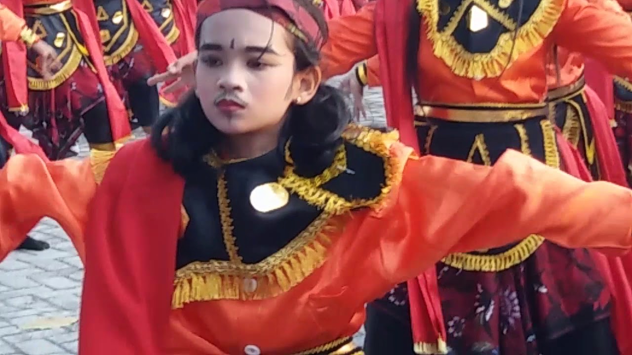 Tari remong|| karnaval desa Sumberangung kec. Sumberbaru kab. Jember ...