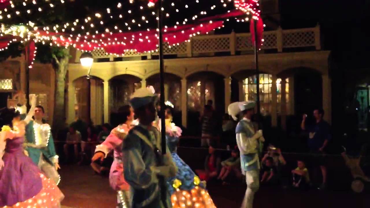 Disney Electric Light Parade 1 - YouTube