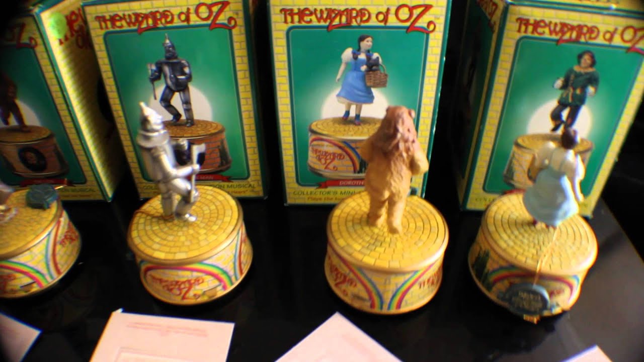 WIZARD OF OZ SET OF FOUR MUSIC BOXES BY ENESCO Dorthy Tin Man Lion ...