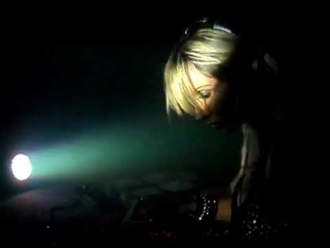 DJ SABRINA BOING BOING set electro e dubstep na Shine Guarulhos (parte ...