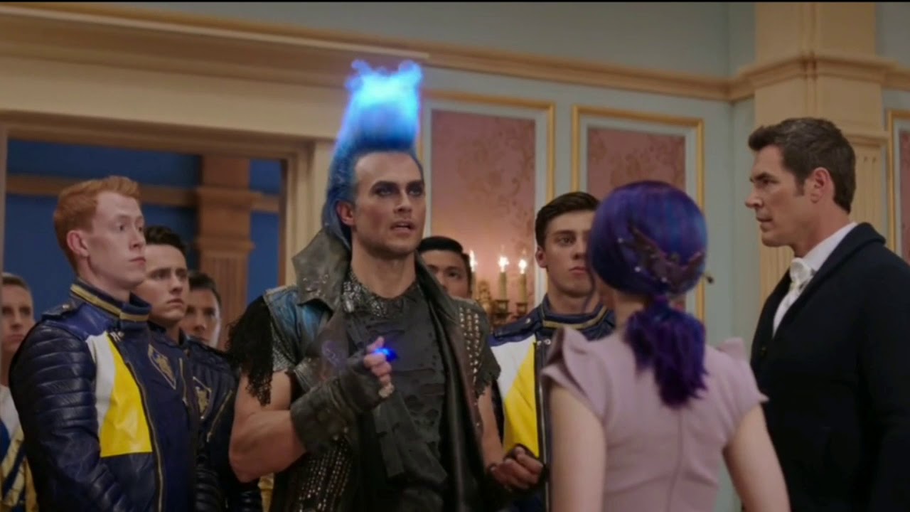 Descendants 3 - Ade risveglia Audrey - Clip ITA - YouTube