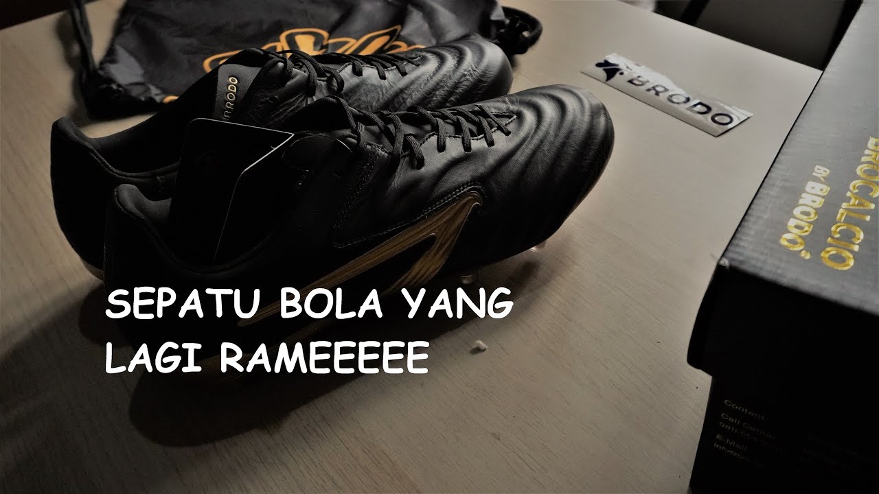 SEPATU BOLA MEWAH DARI BRODO - BRODO MEZZALA - YouTube