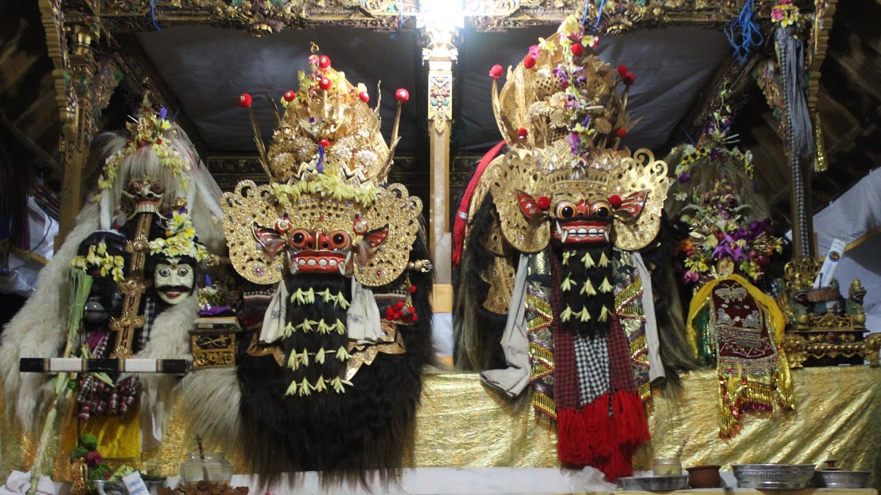 PULUHAN Tapakan RANGDA DAN BARONG ring Pura Luhur Natar Sari ,Apuan ...