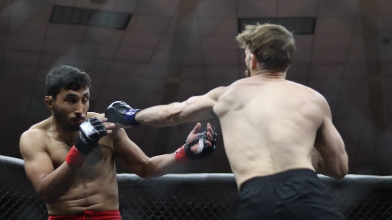 Brandon Clark vs Edgar Ruiz 135lbs Bantamweight match - YouTube