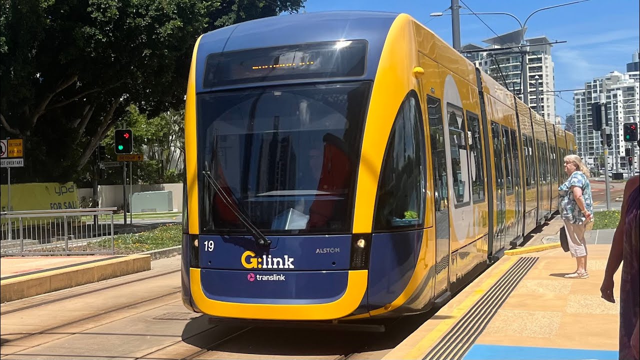 G:link Bombardier Flexity 2 (19): Northcliffe to Cavill Avenue - YouTube