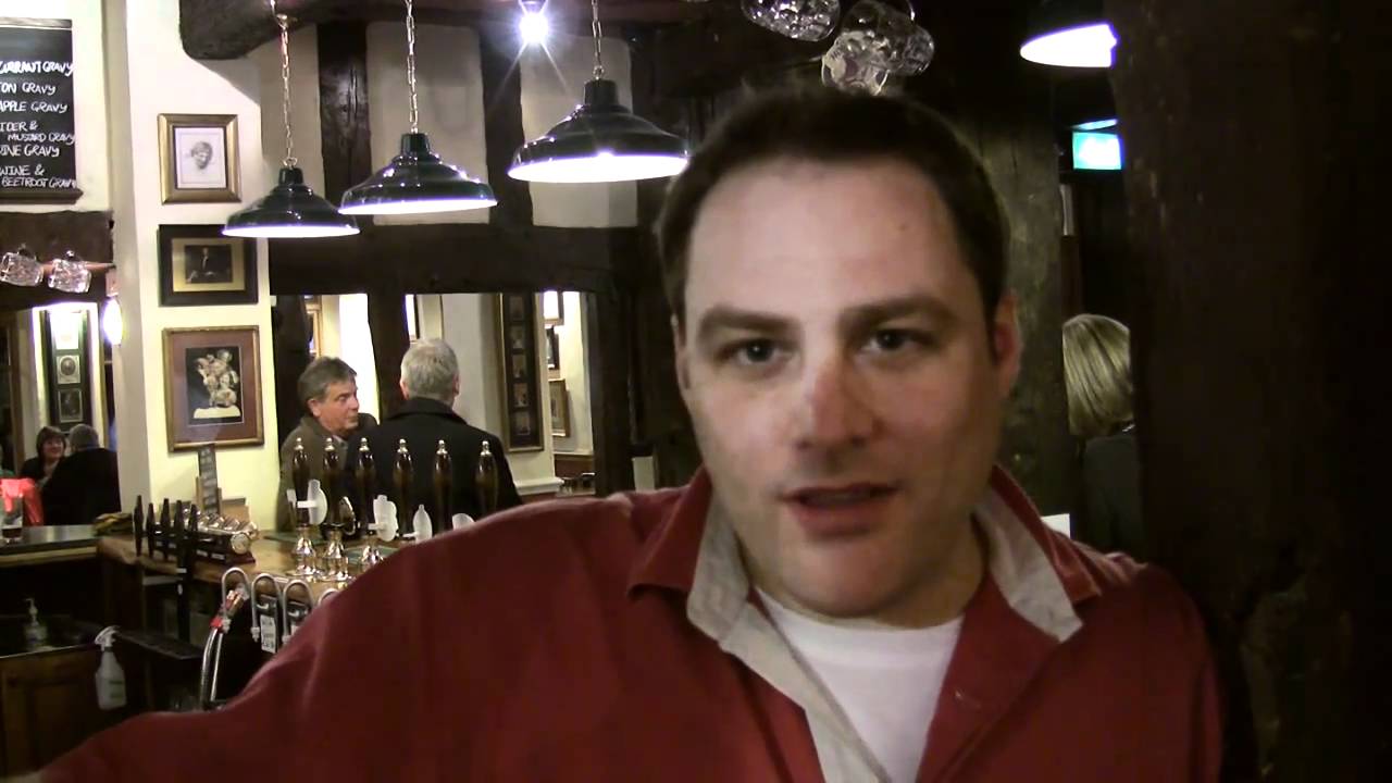 A day in the life of a Brunning & Price pub manager - YouTube