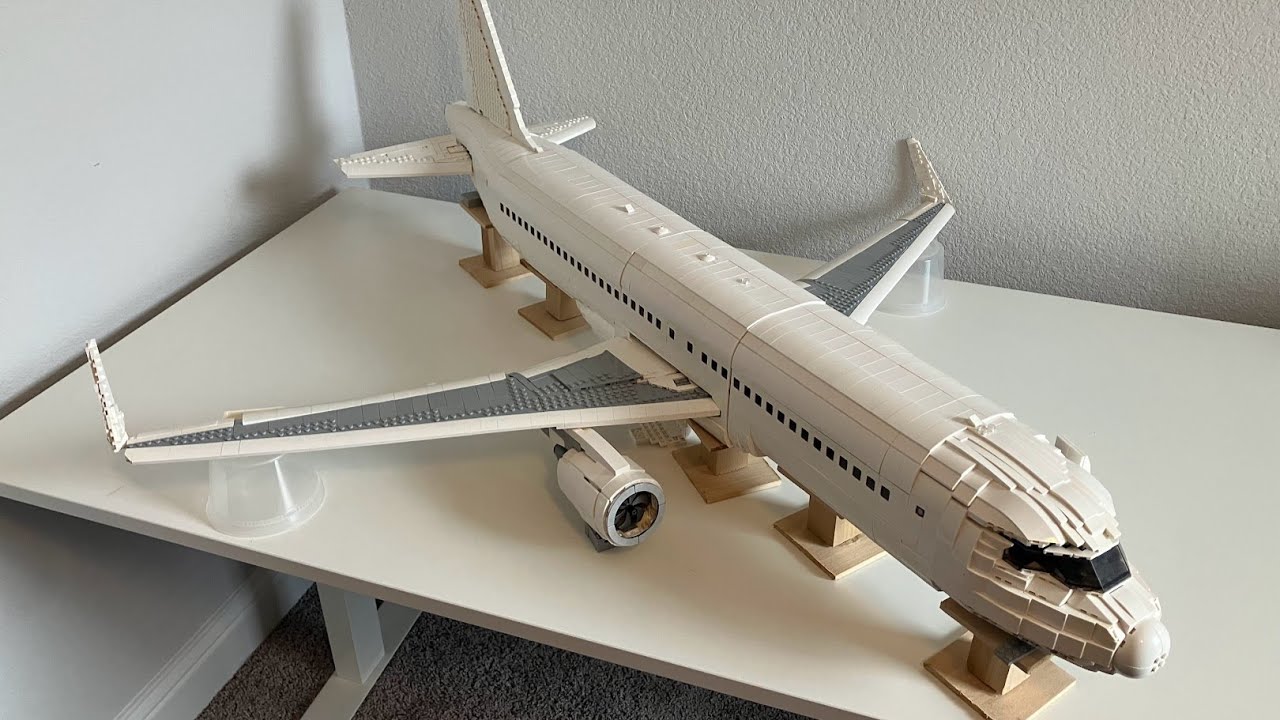 Using an 8,000-Piece LEGO to Show the Parts of a Plane - YouTube