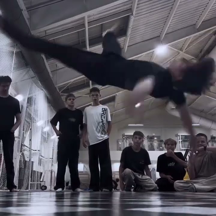 just awesome 2 bboy Pauk double airflare and insane powermoves - YouTube
