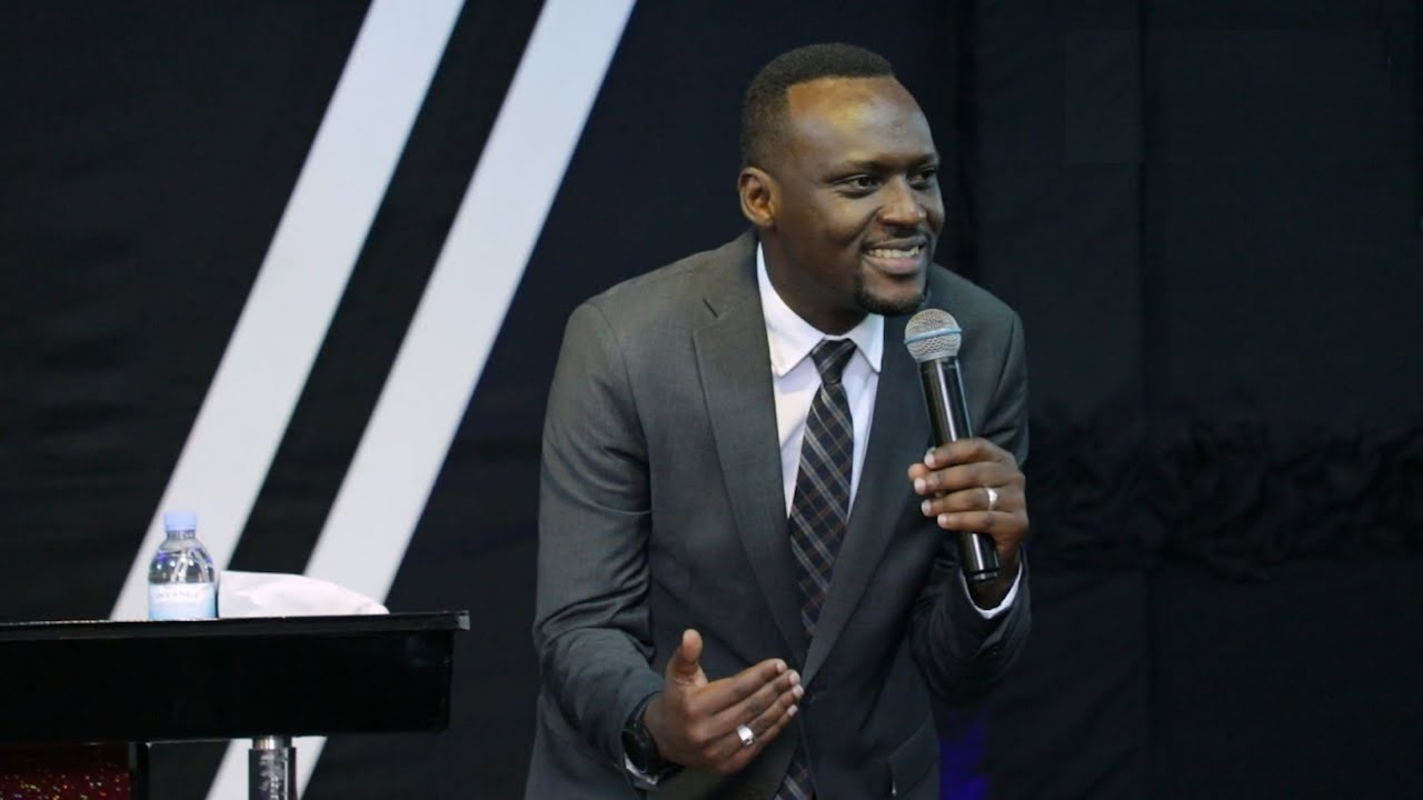 Pastor Senga Emmanuel😍TUVUGE KRISTO TUTAMUGERETSEHO IBINDI/NABONYE ...