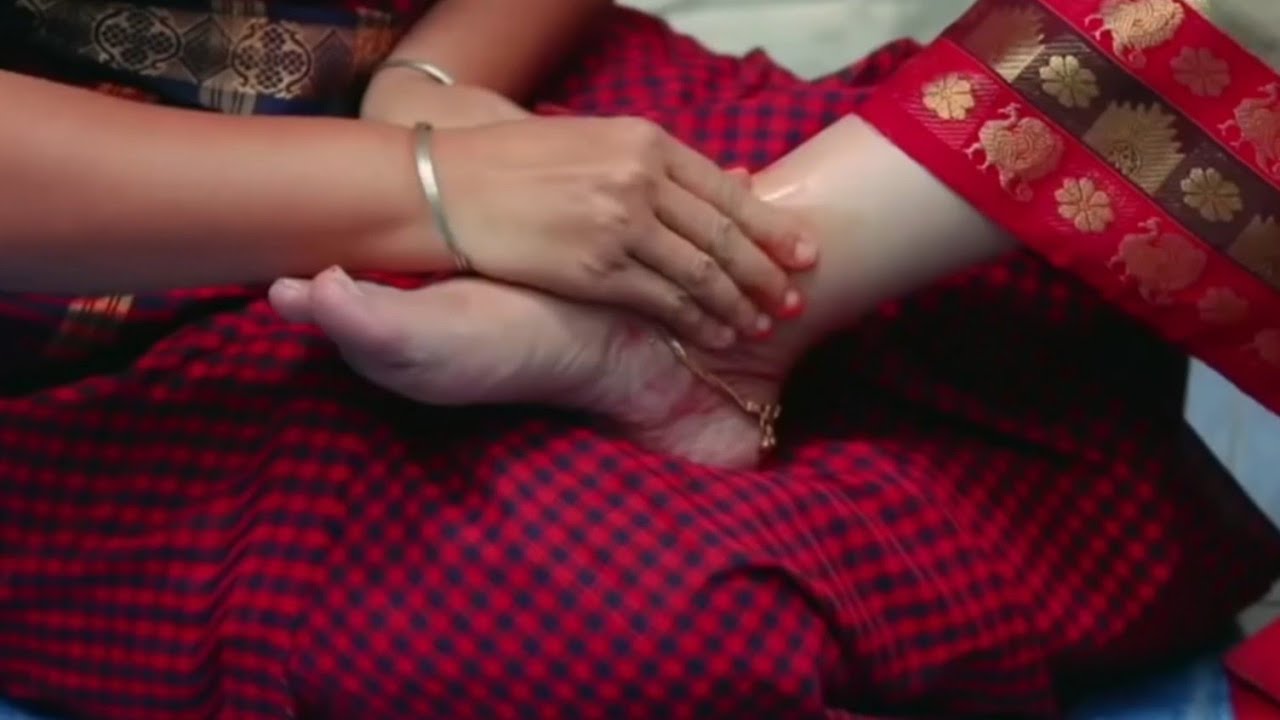 Serial actress feet oil massage - YouTube