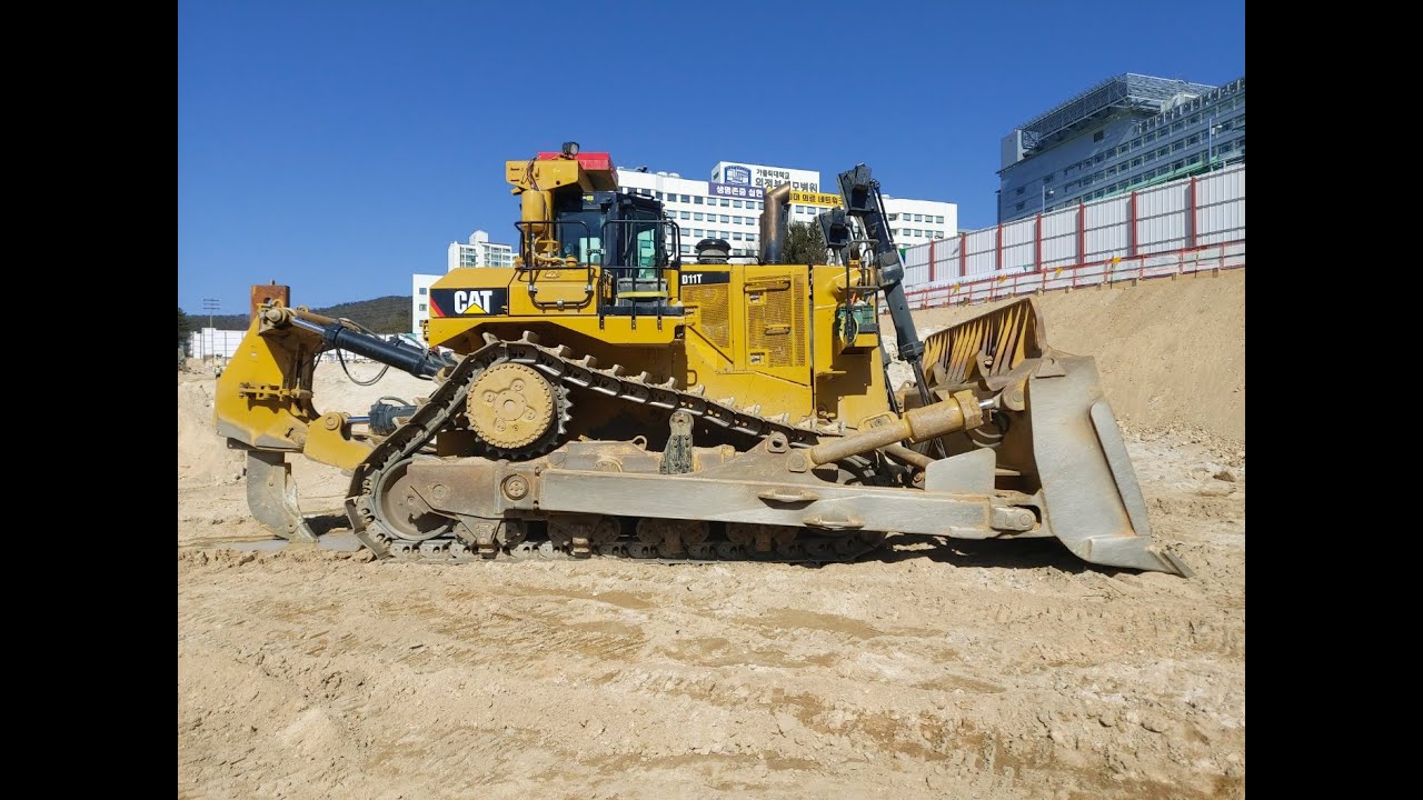 불도저 캐터필라 D11T 리핑 Caterpillar D11T Ripping Work! - YouTube