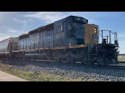 CSX L301 with CSX #4070 and 69 freight cars (4-13-23) - YouTube