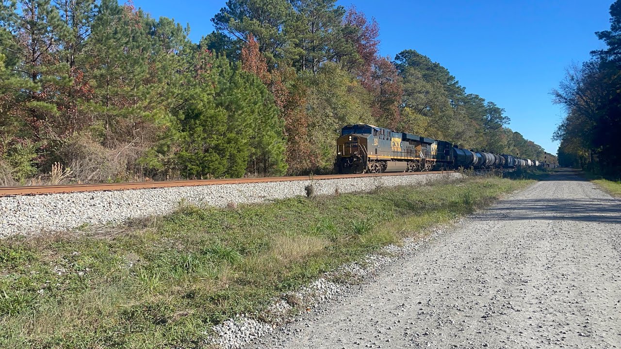 CSX M421 with a ES44AH leading South bound Manifest train - YouTube