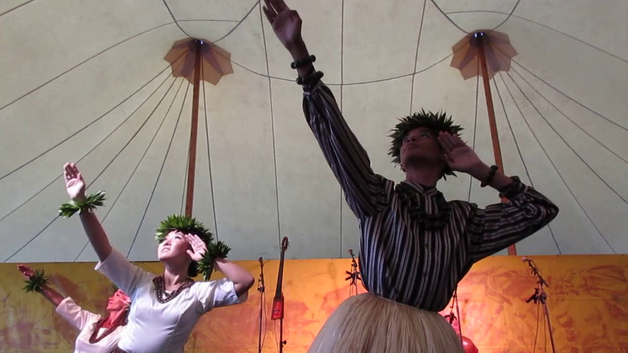 Hālau O Ka Hanu Lehua - "Hanohano Maui Nui A Kama" - YouTube