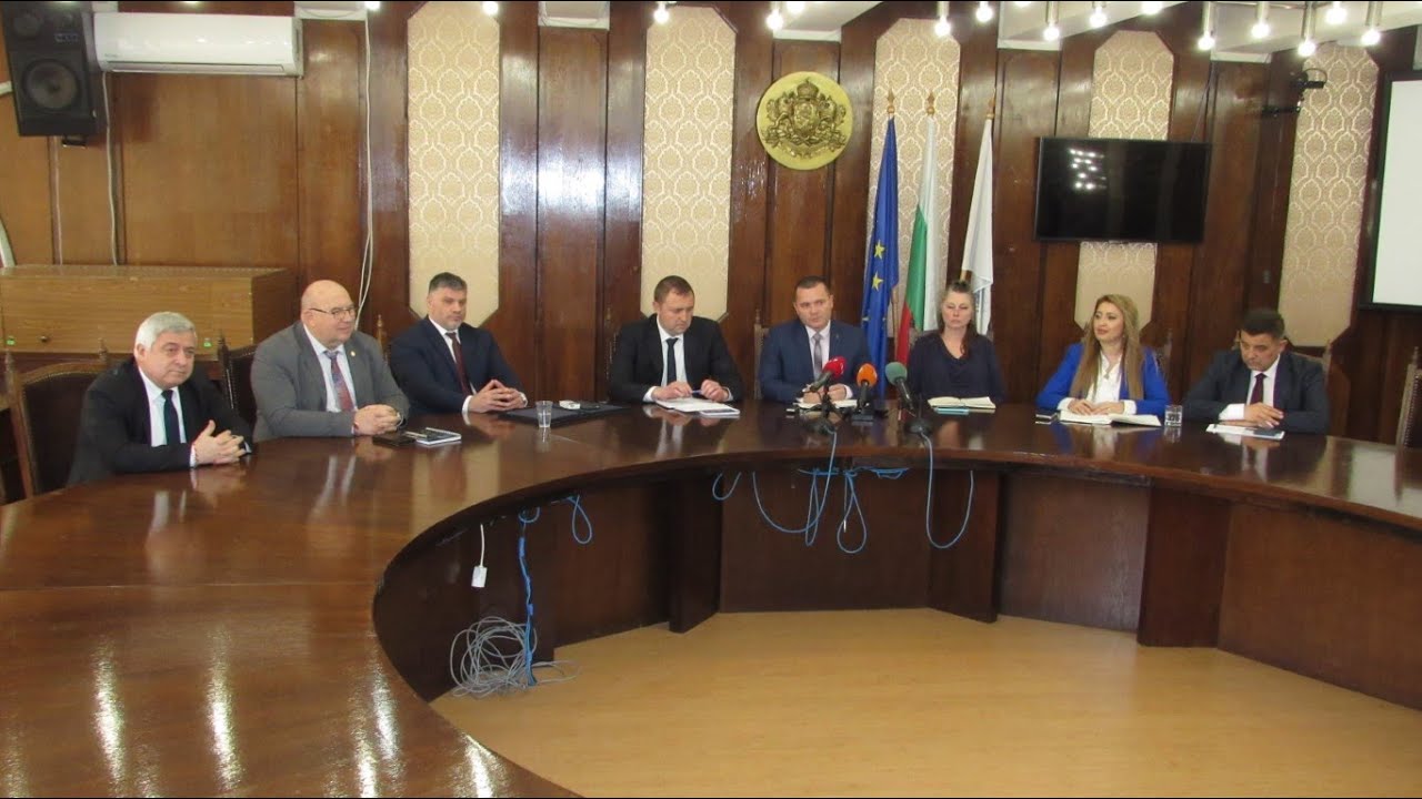 Двама инженери и треньор по борба са новите зам кметове на Русе ПЪЛЕН