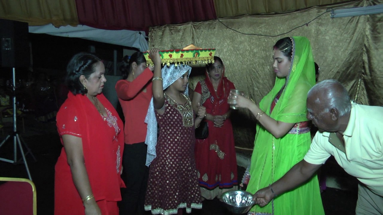 A Hindu Maticoor Night trailer in Trinidad & Tobago - YouTube