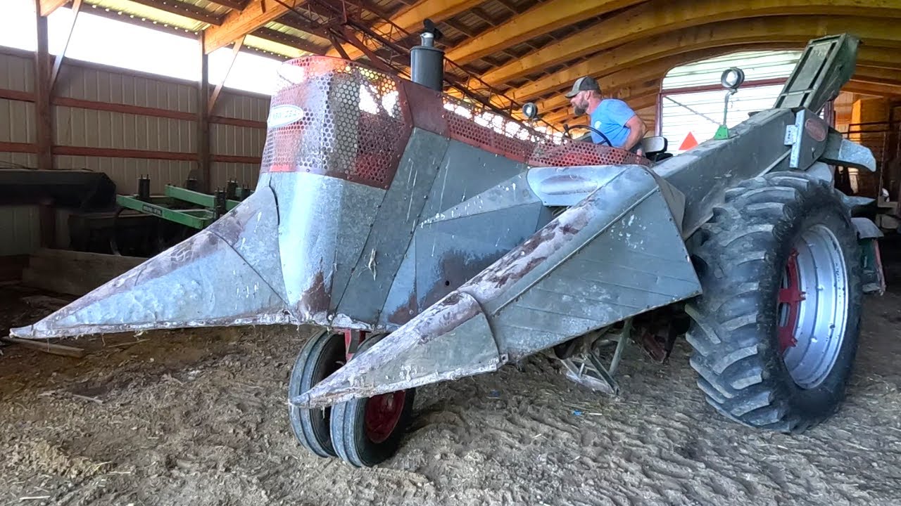 Mounting The Corn Picker For The 2025 Corn Harvest! - YouTube