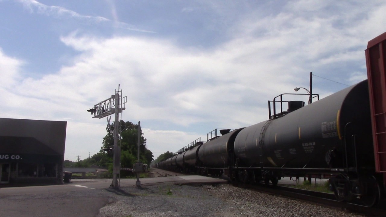 UP 7523 UP 3895 UP 2668 I GOT UP ET44AC 2668 UP MIXED MANIFEST TRAIN ...