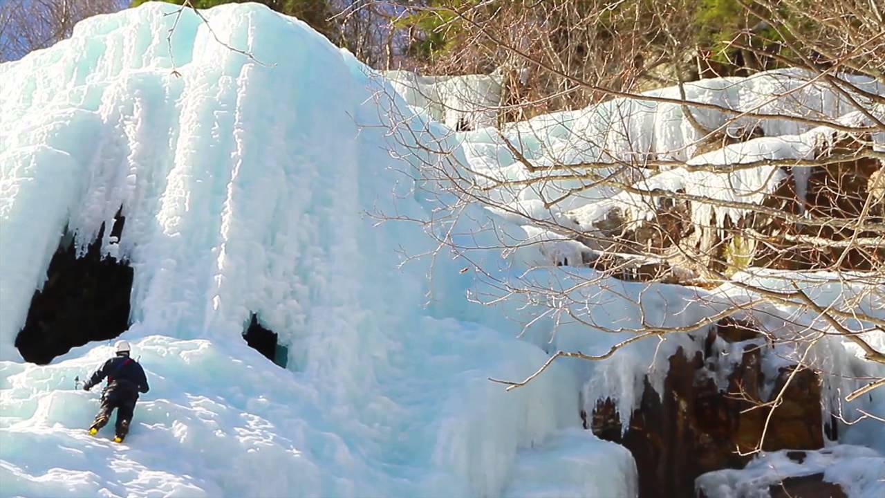 Frankenstein Cliffs, New Hampshire, Ice Climbing - YouTube