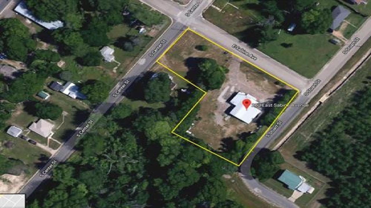 200 E Sabine Avenue, Gladewater, TX Presented by Joseph & Cindy ...