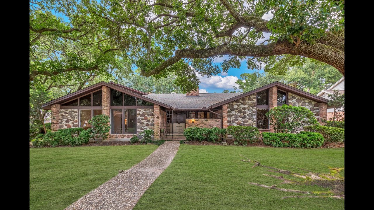 🏡#JustListed 5518 Kingswick Dr 🏡 Tour Video Presented by Lynnette ...