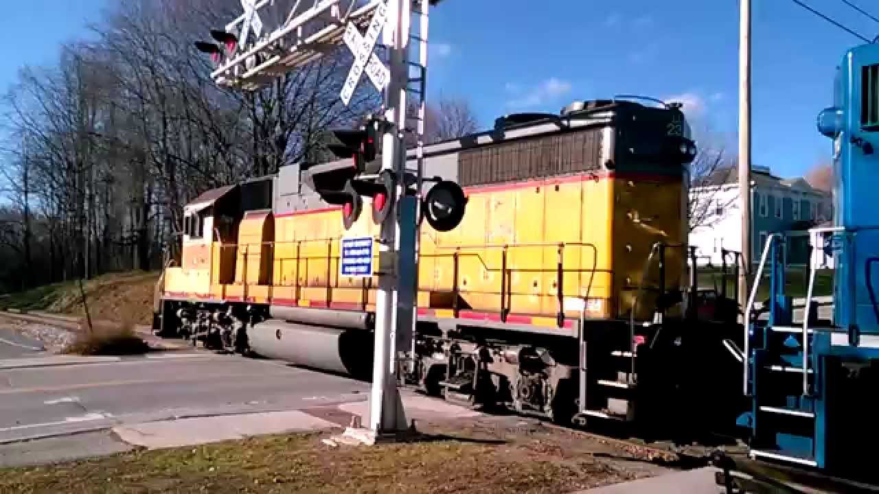 BUSY AT NBV TRAIN STATION TODAY - YouTube