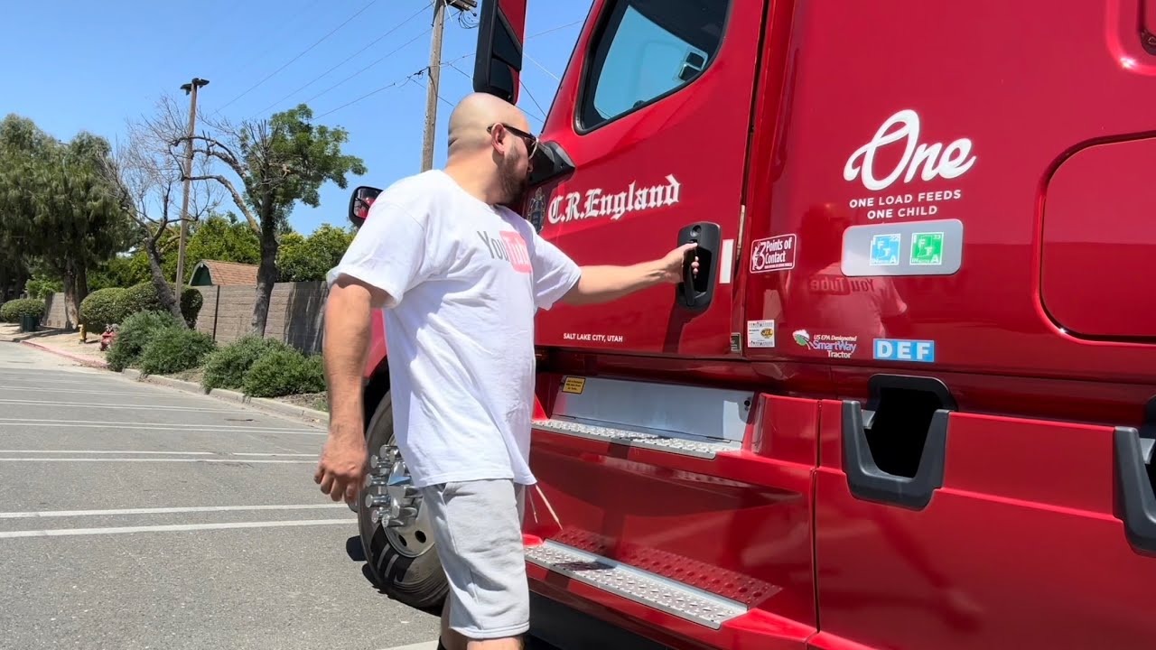 Trucking at Cr England #TruckingVlog #Trucking - YouTube